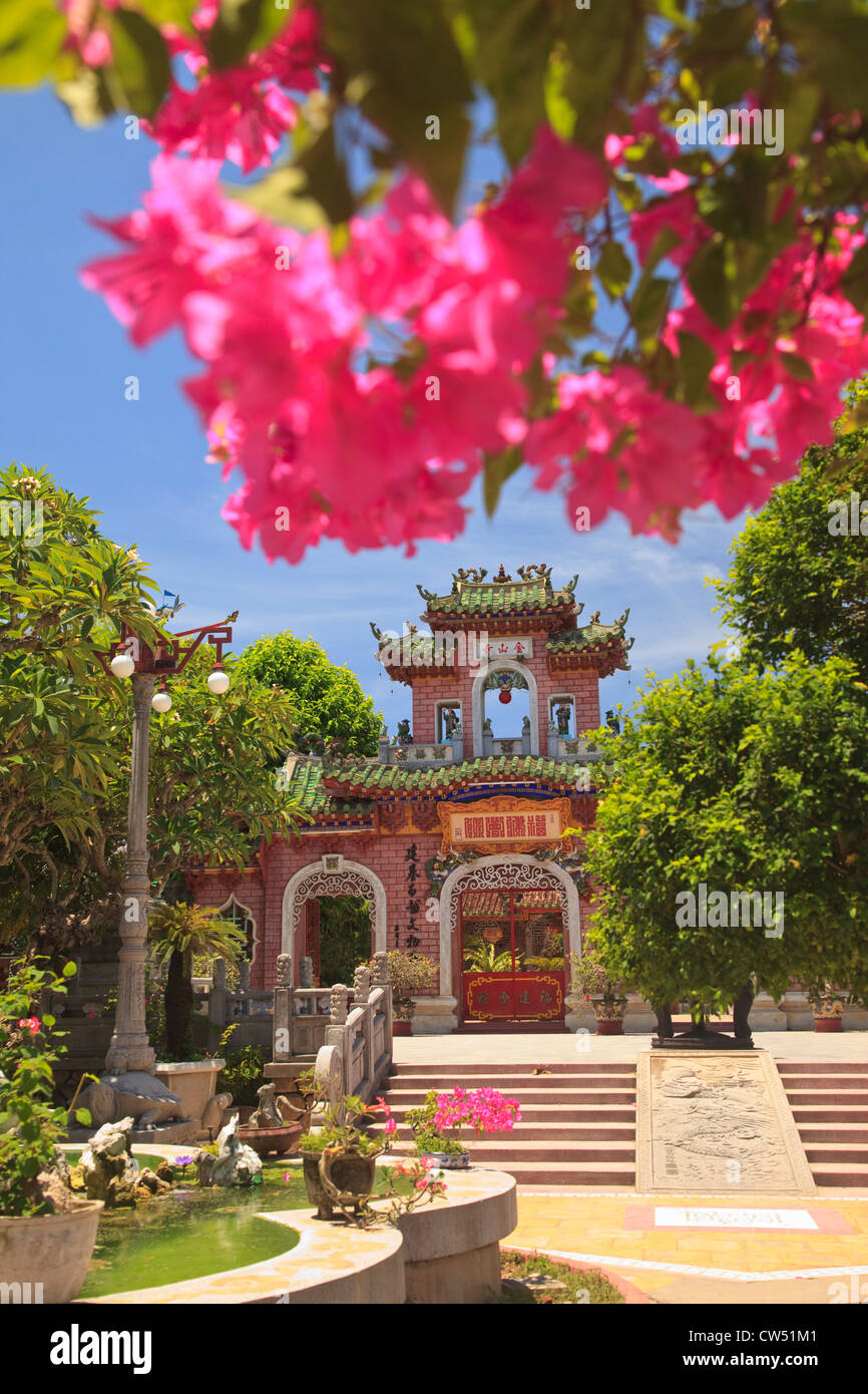 Entrance of a garden, Fujian Assembly Hall, Hoi An, Vietnam Stock Photo ...