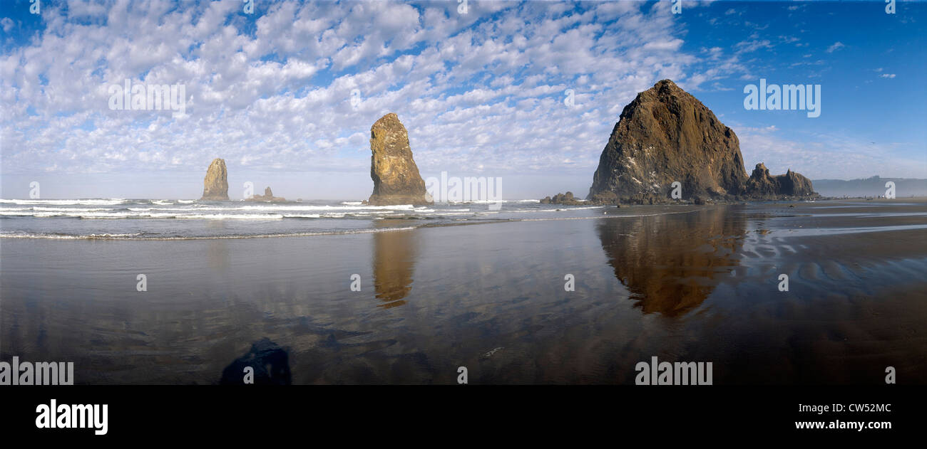 Needles and Haystack rock formations at Cannon Beach, Oregon Stock ...