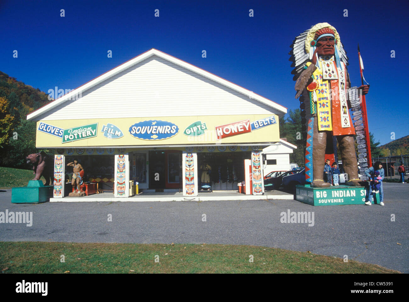 Giant native american indian hi-res stock photography and images - Alamy