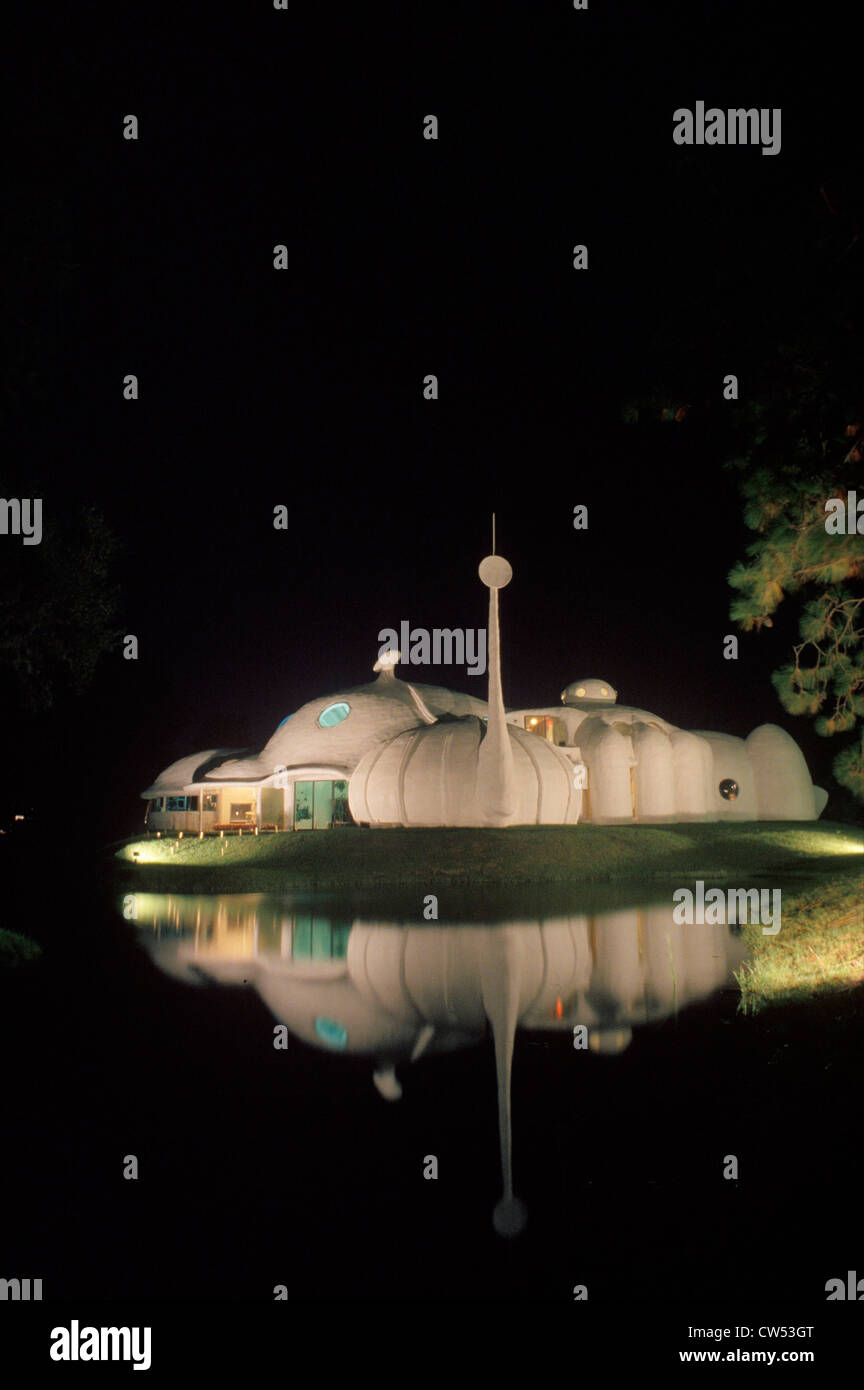 Futuristic electric cottage hi-res stock photography and images - Alamy