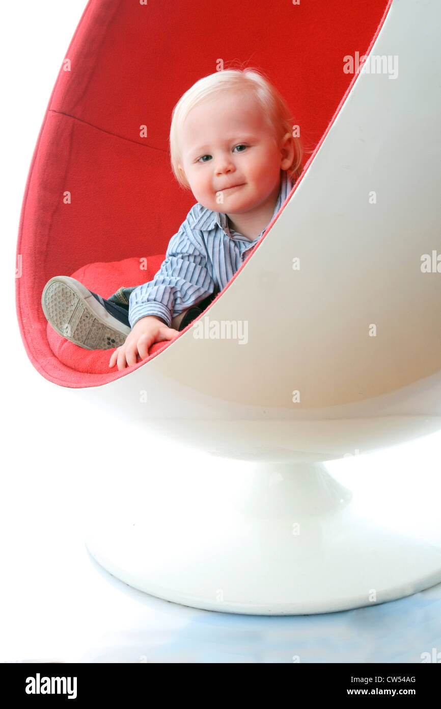 Seating boy hi-res stock photography and images - Alamy