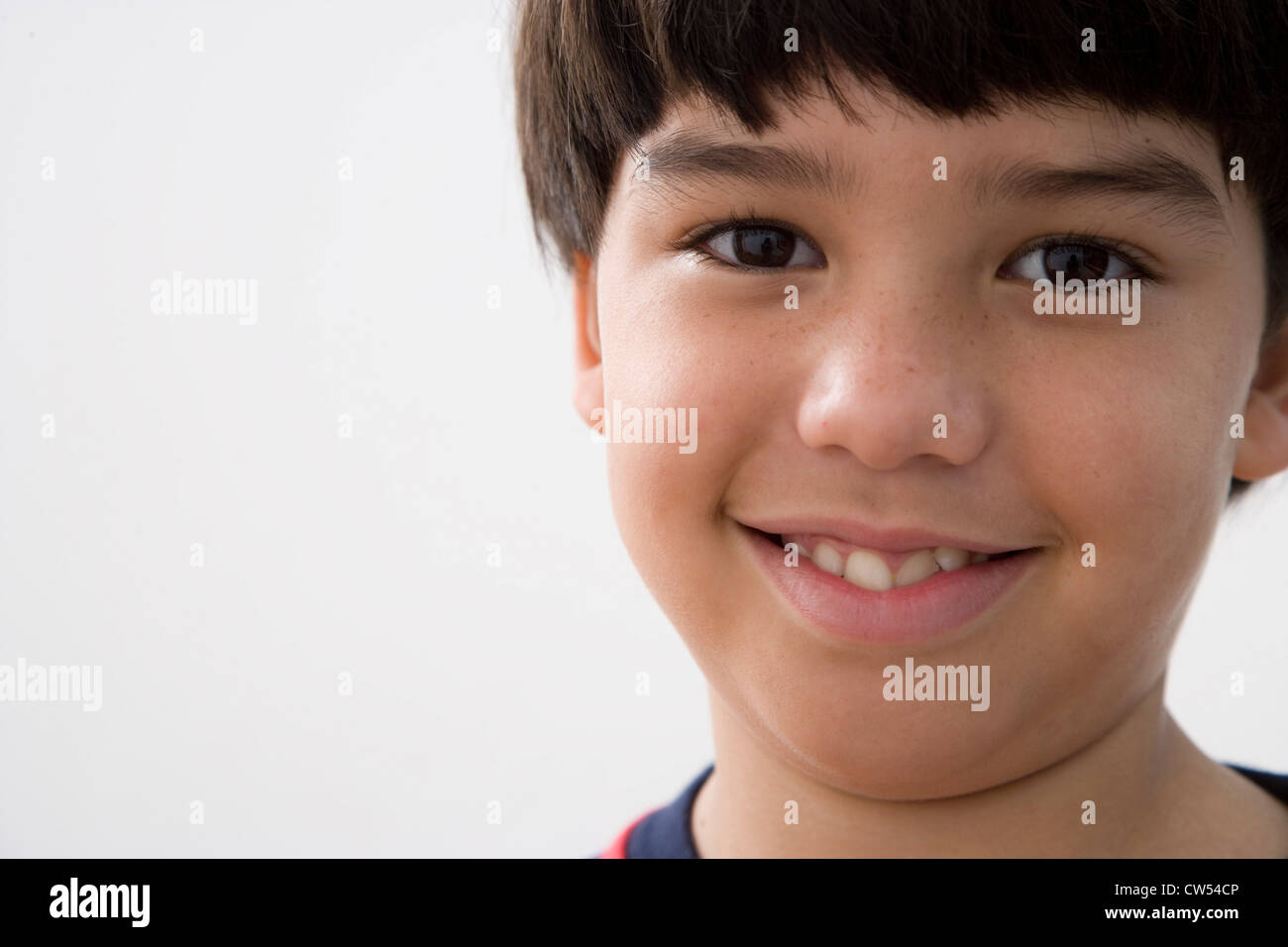 Portrait of a boy smiling Stock Photo - Alamy