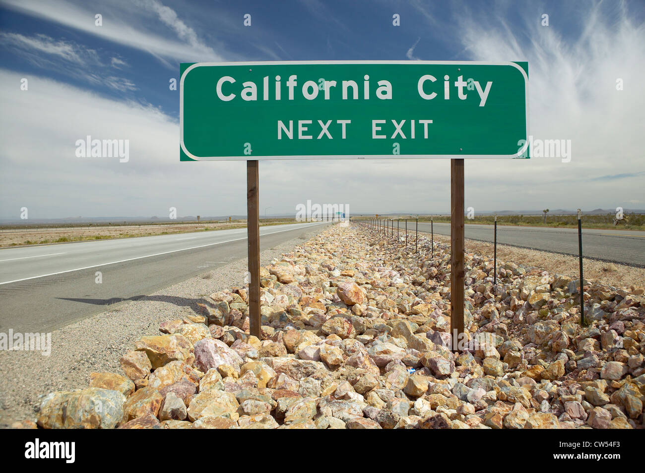 A road sign announcing arrival at California City, CA Stock Photo - Alamy