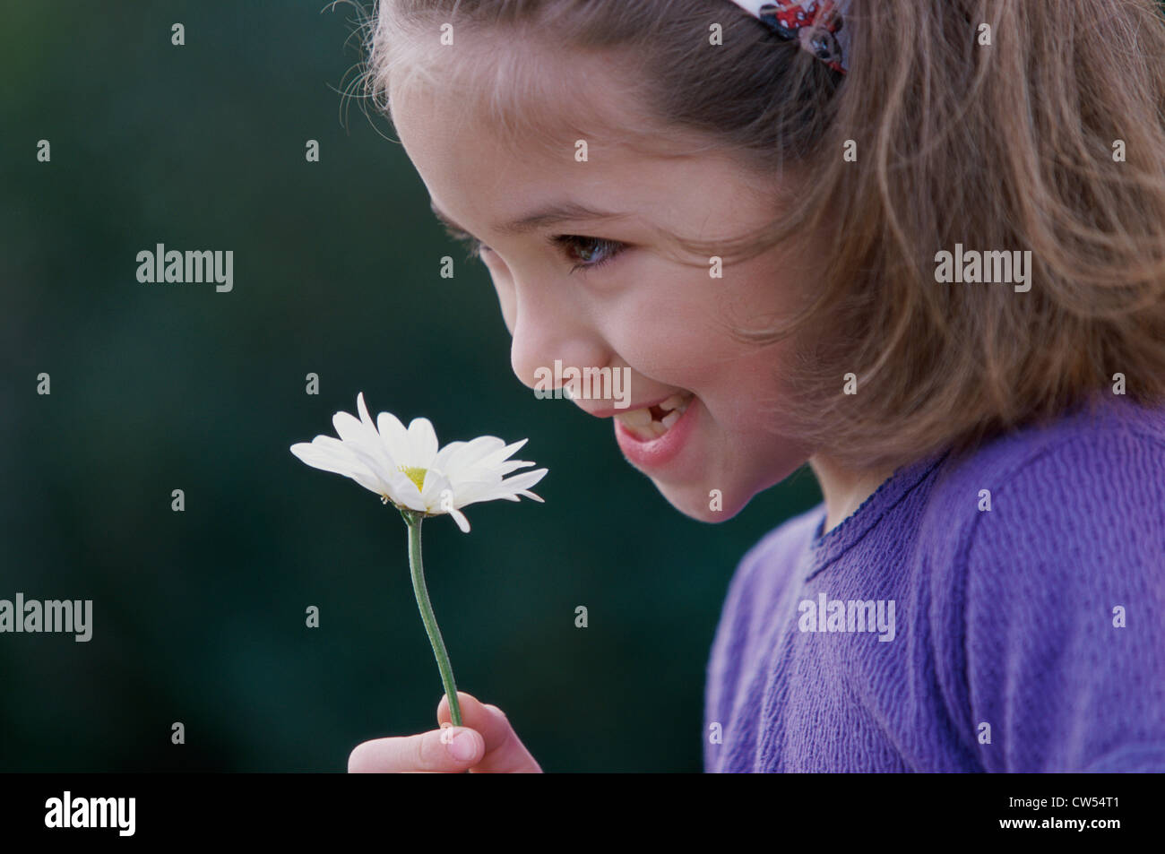 Girl profile 6 8 years hi-res stock photography and images - Alamy
