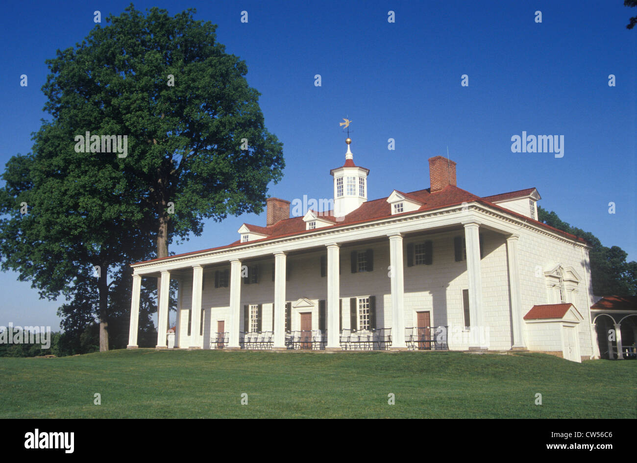 Exterior of Mt. Vernon, Virginia, home of George Washington Stock Photo ...