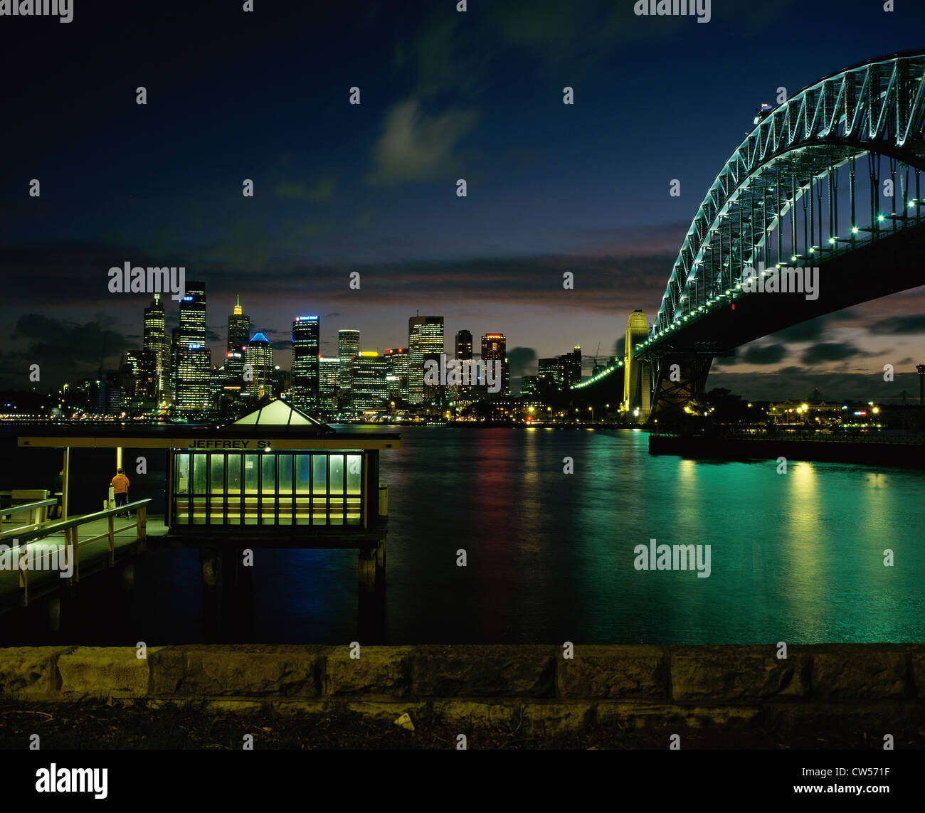 Sydney Harbor Bridge at dusk, Sydney, Australia Stock Photo - Alamy