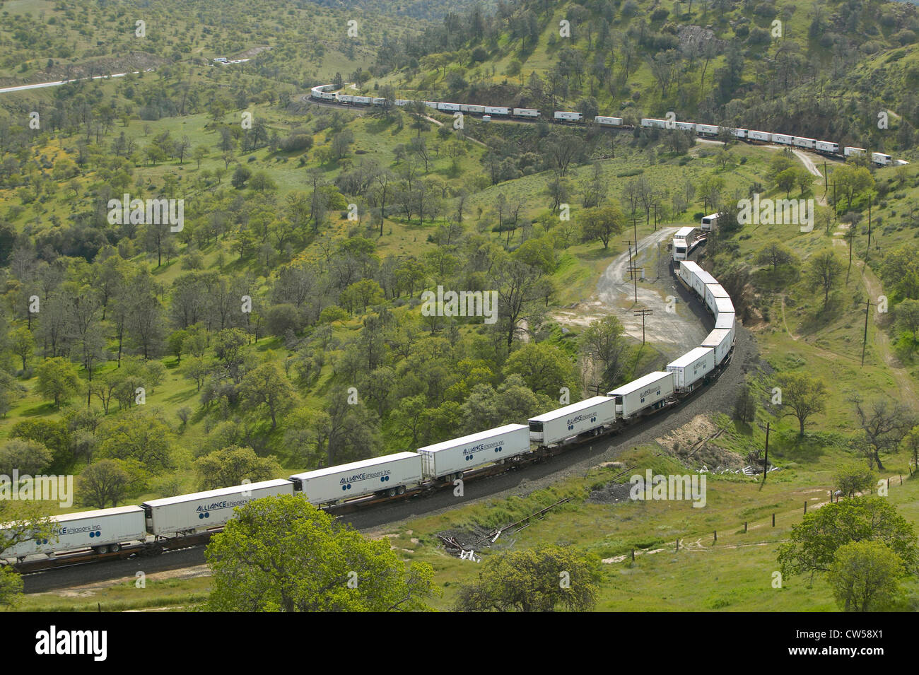 The Tehachapi Train Loop near Tehachapi California historic location ...