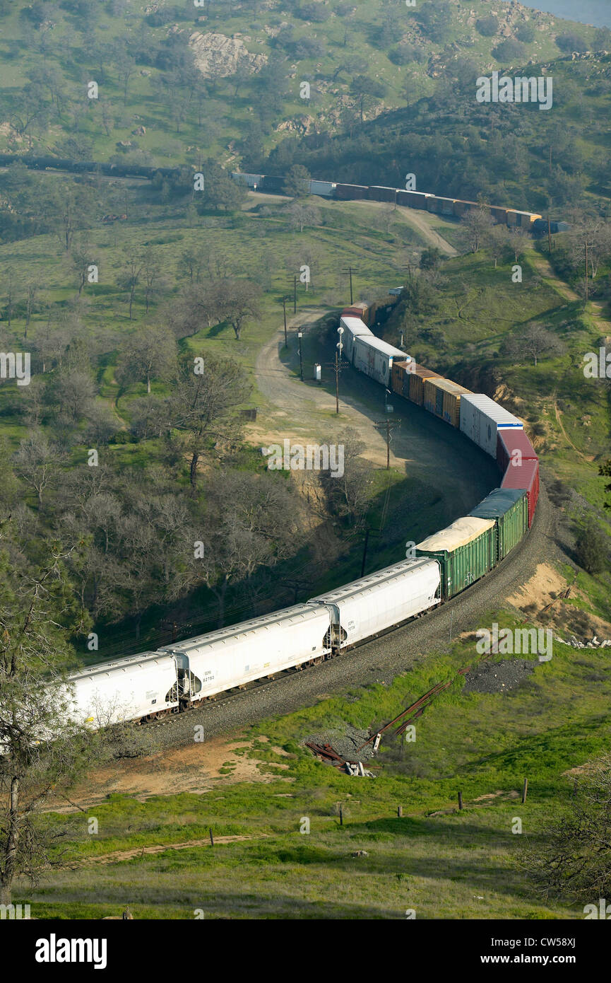 The Tehachapi Train Loop near Tehachapi California historic location ...