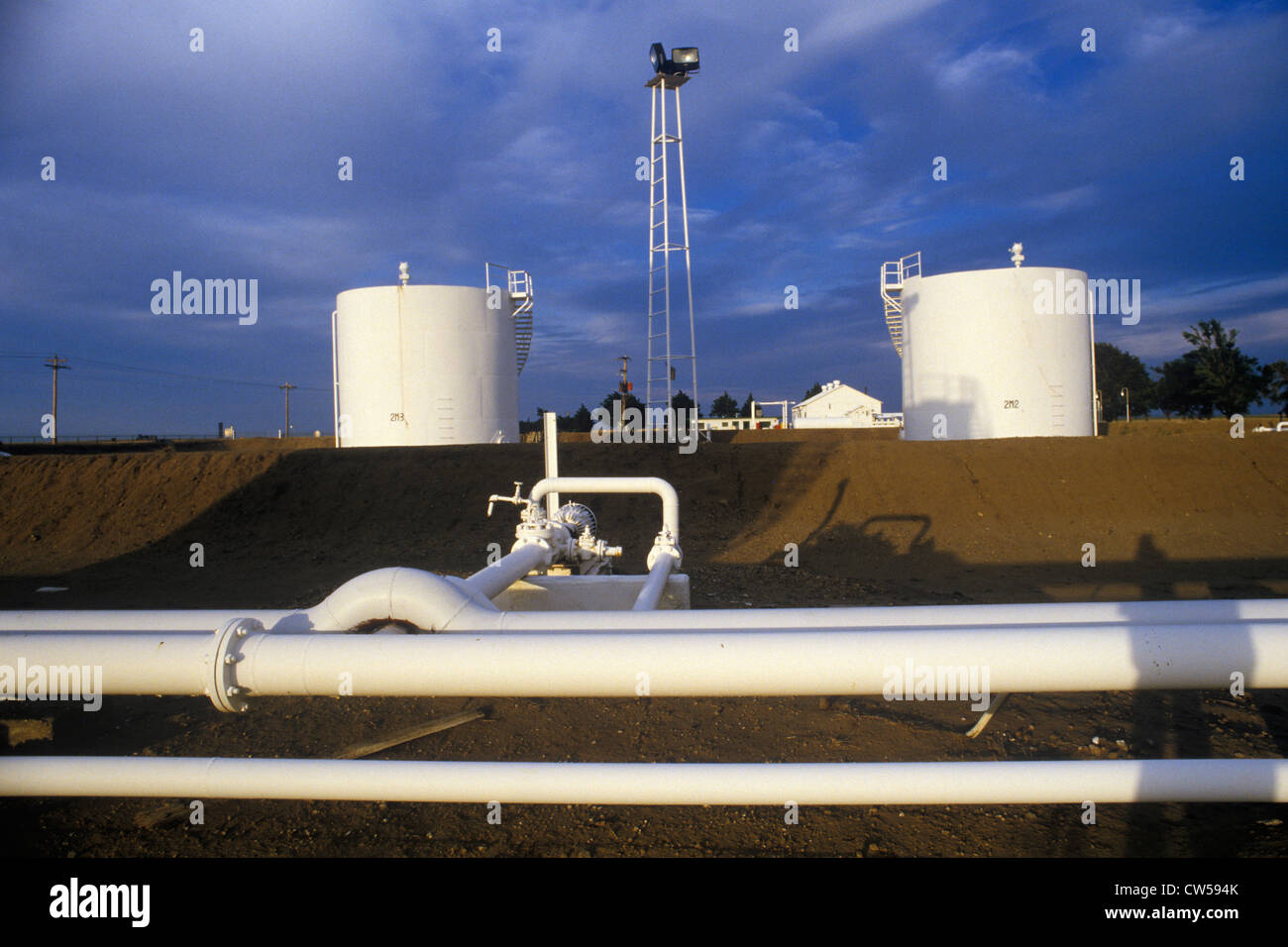 Diamond Shamrock Oil Tanks at Turpin, OK Stock Photo - Alamy