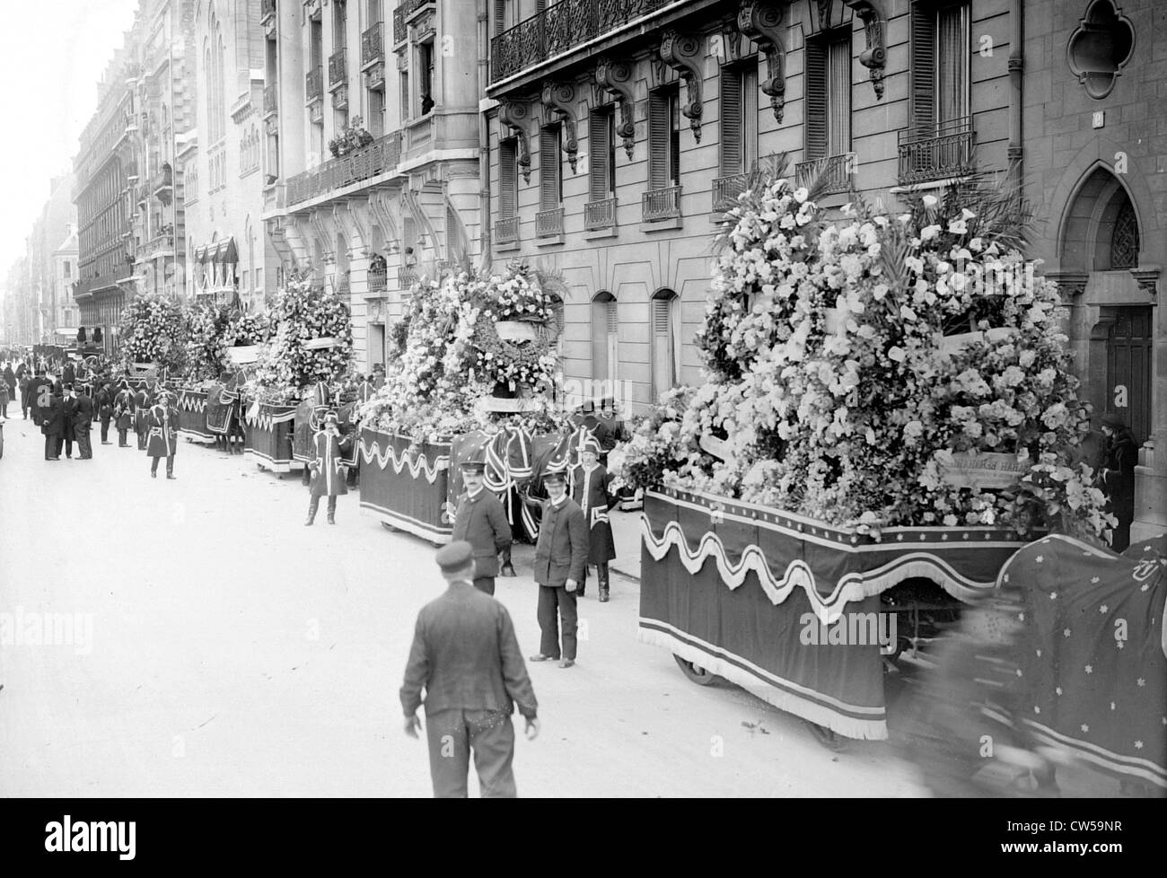 Funeral of Sarah Bernhardt, carts of flowers Stock Photo - Alamy