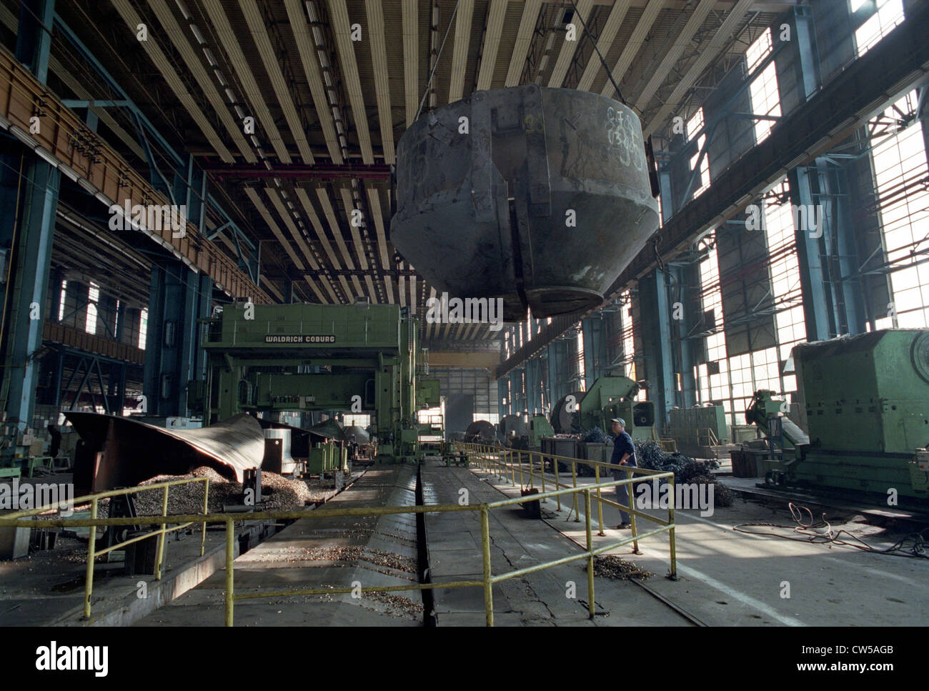 Overview factory hall hi-res stock photography and images - Alamy