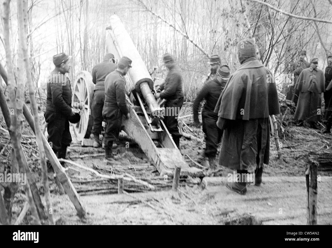 A 120 long gun on pallet in Argonne Stock Photo - Alamy