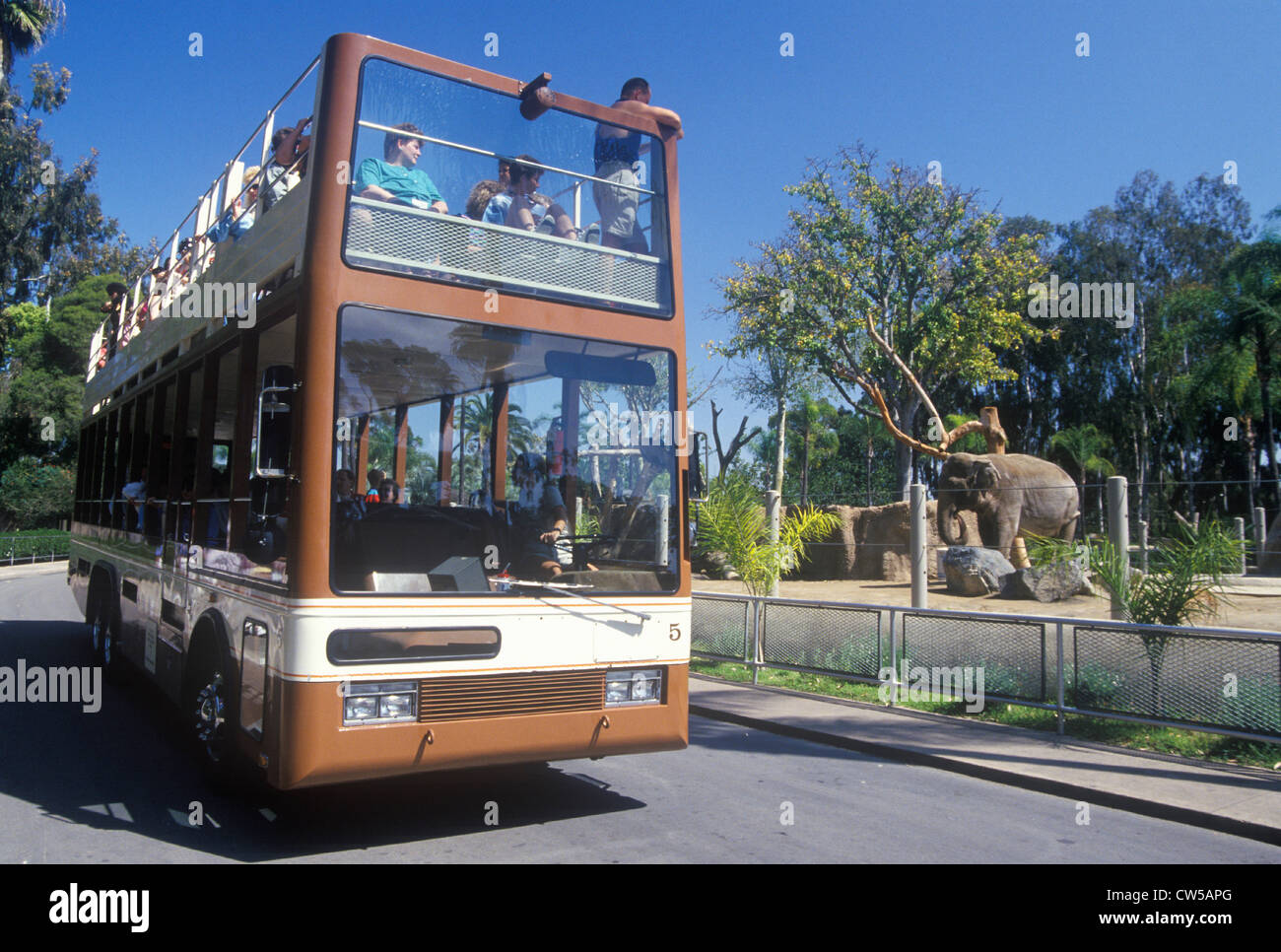Safari bus hi-res stock photography and images - Alamy
