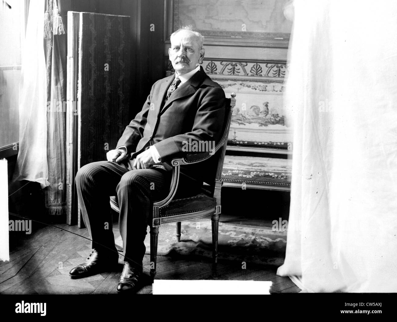 W wallace hi-res stock photography and images - Alamy