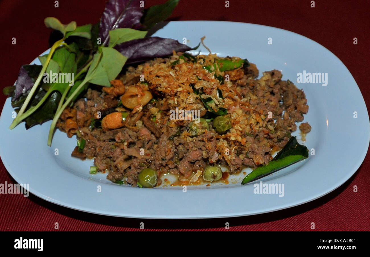 minced wild pig with chilli and toasted garlic north thailand style ...