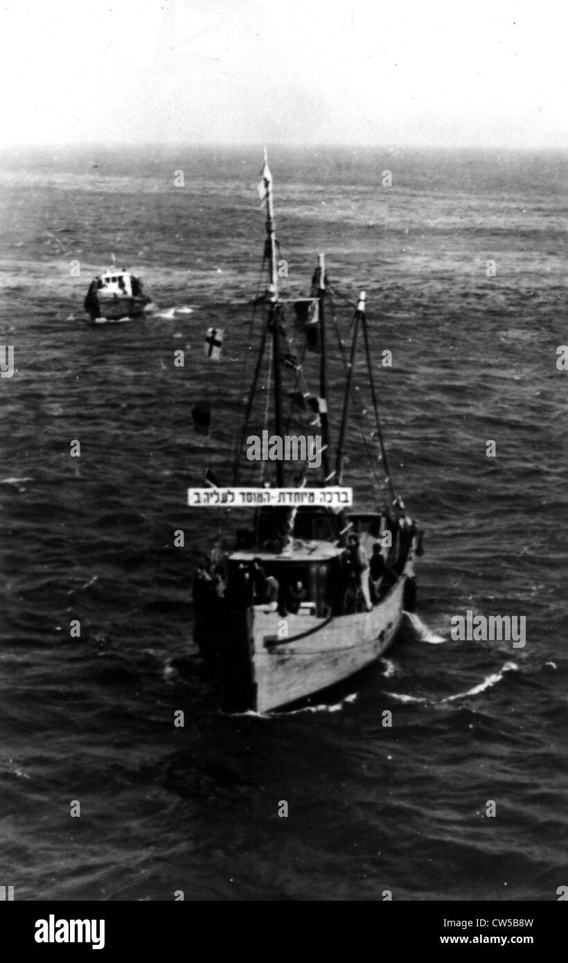 Jewish characters Black and White Stock Photos & Images - Alamy