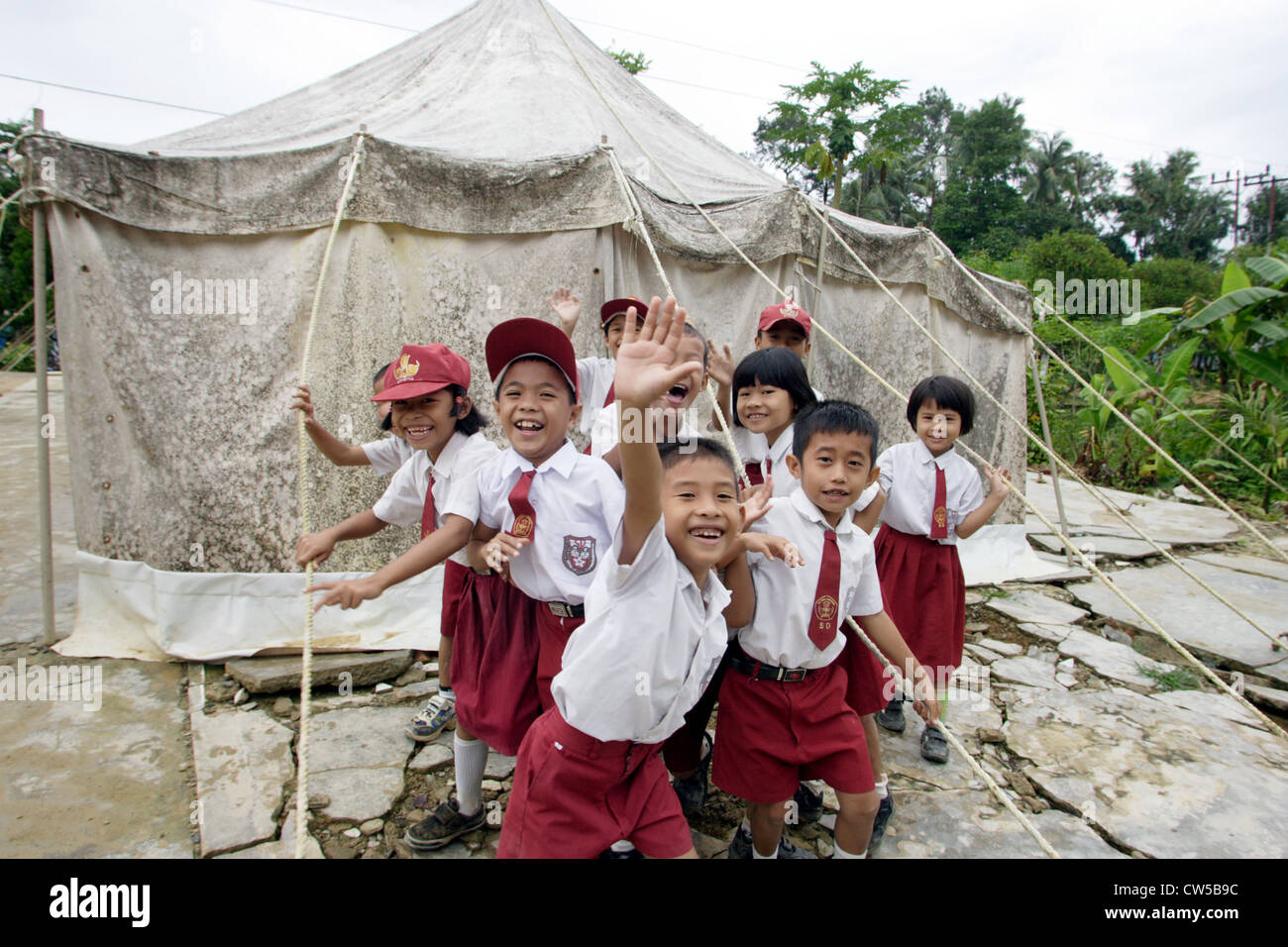 School tent hi-res stock photography and images - Alamy
