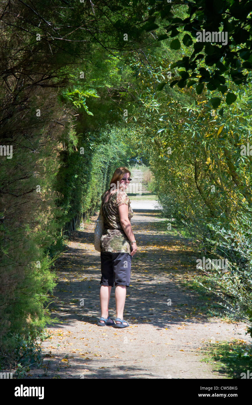 Terrain and looking back hi-res stock photography and images - Alamy