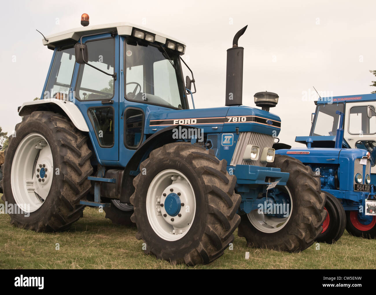 Vintage ford tractor hi-res stock photography and images - Alamy