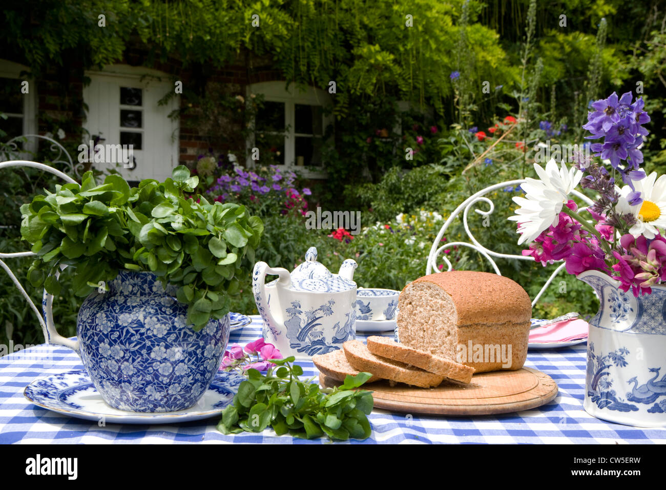 Hampshire: traditional English tea with watercress Stock Photo - Alamy