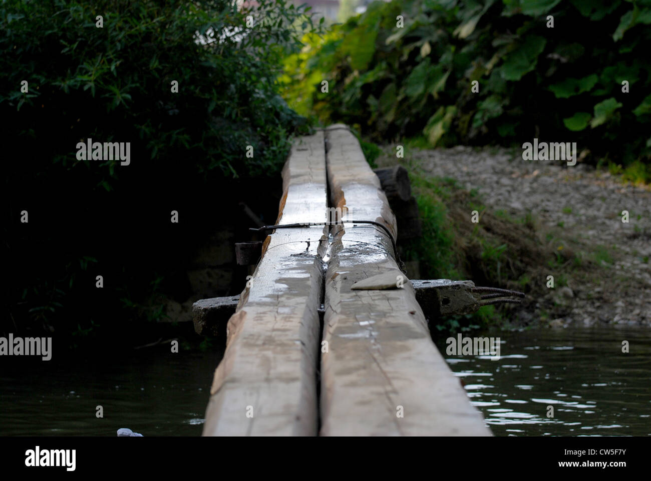 Stream walkway hi-res stock photography and images - Alamy