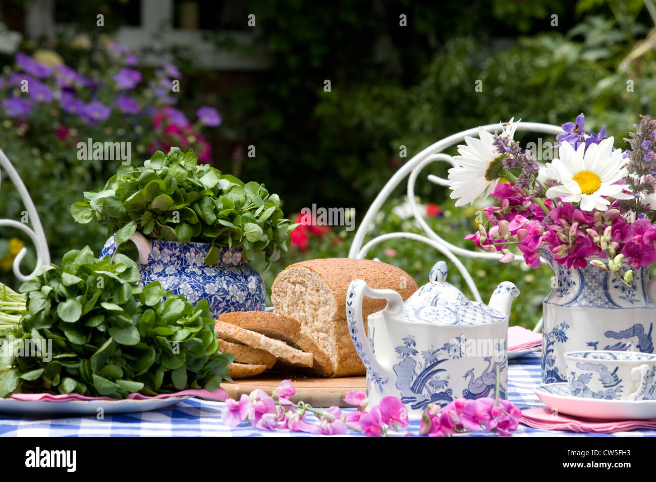 Hampshire: traditional English tea with watercress Stock Photo - Alamy