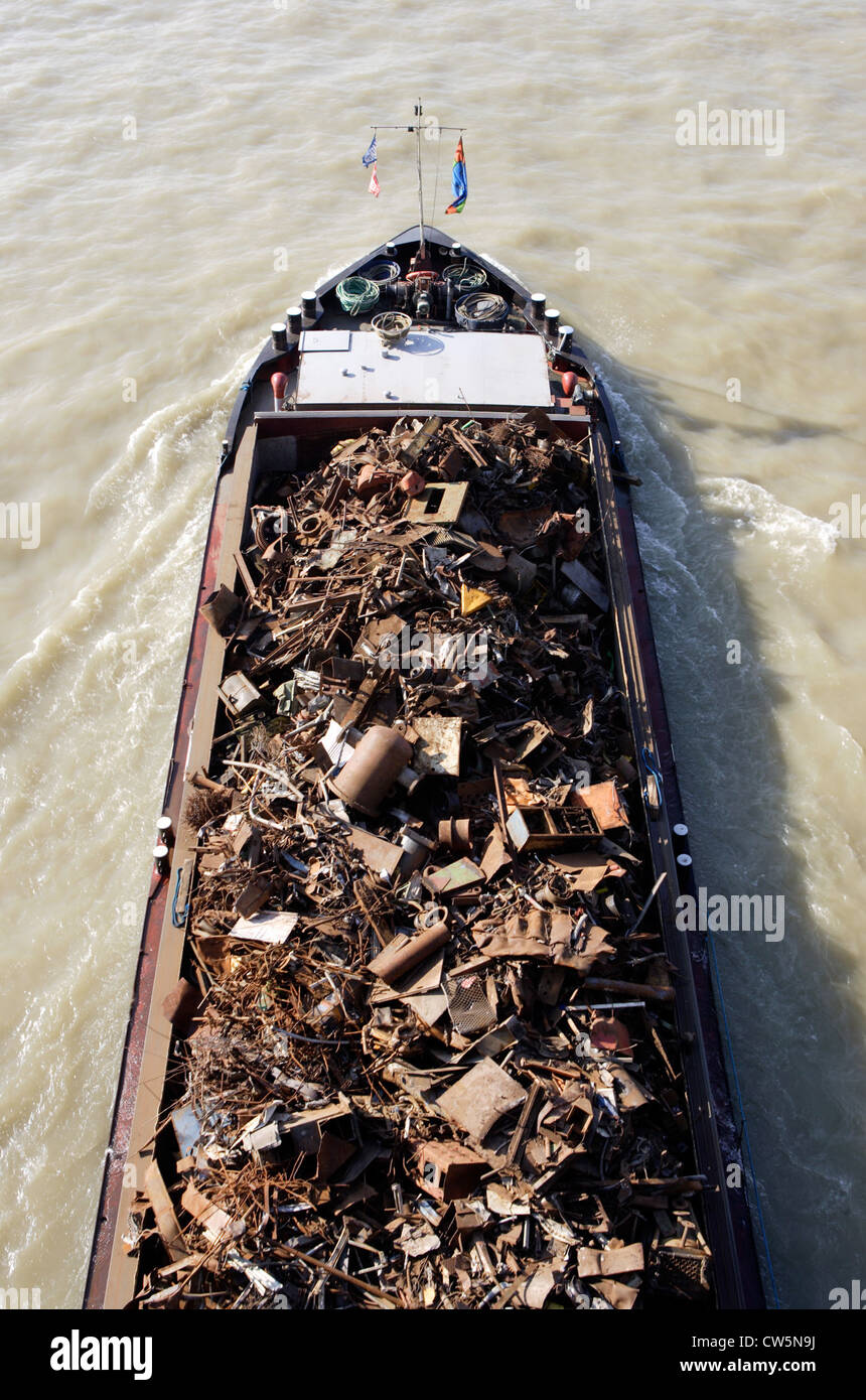 Ship scrap hi-res stock photography and images - Alamy