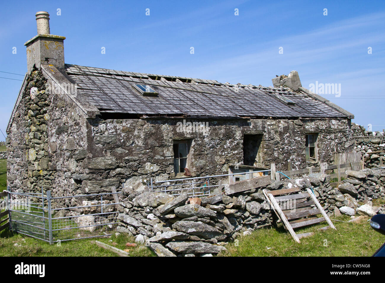 Derelict castle hi-res stock photography and images - Alamy