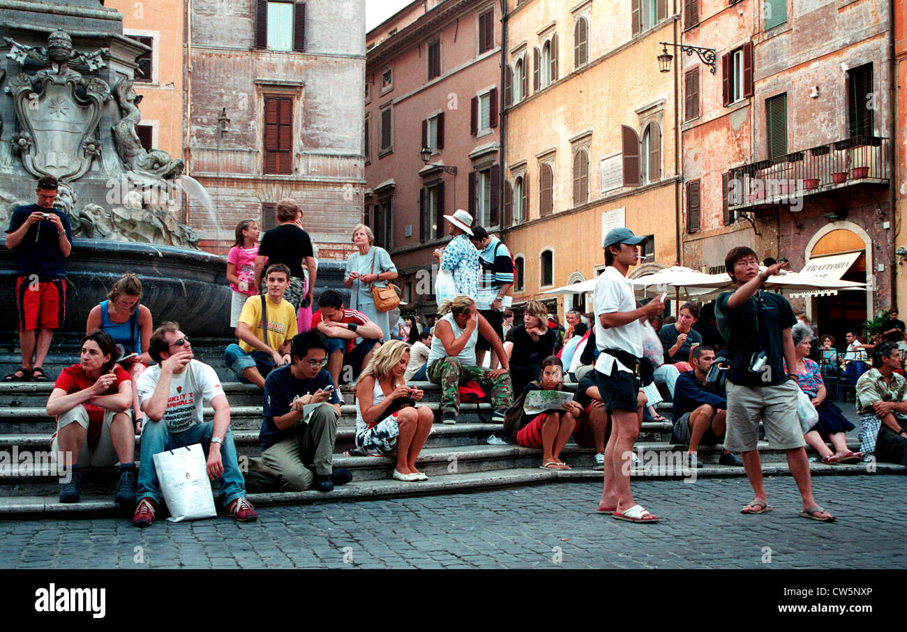 Rome, people at the well Quattro Fontane Stock Photo - Alamy