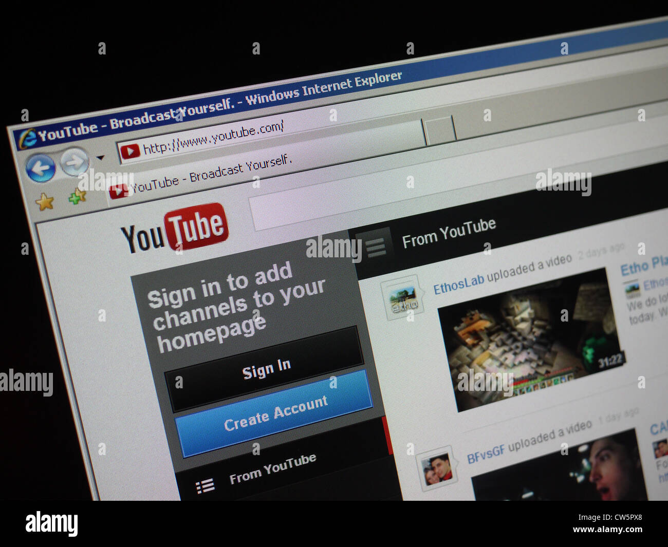 youtube online video streaming Stock Photo - Alamy