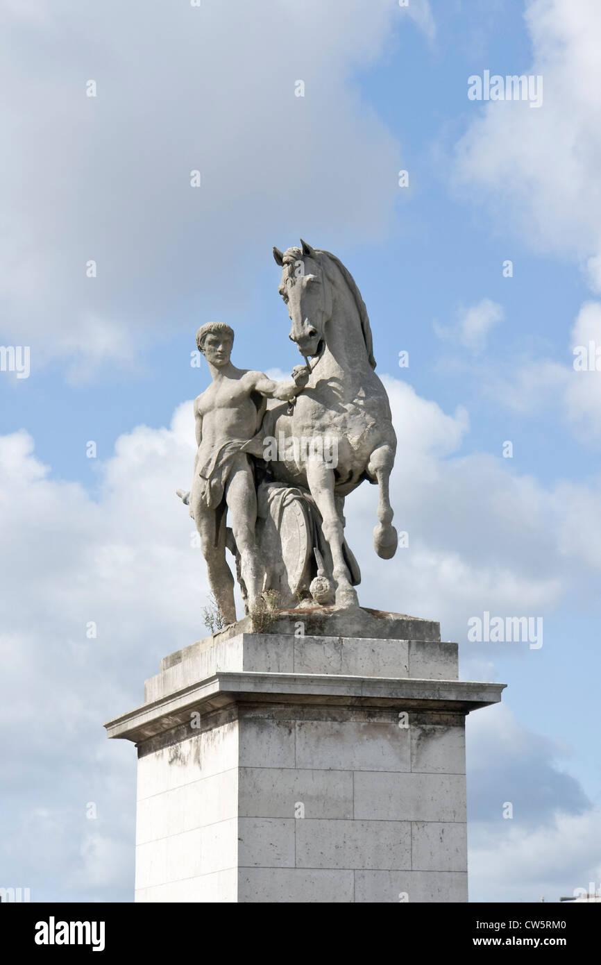Le cavalier Romain, Roman knight, Paris Stock Photo - Alamy