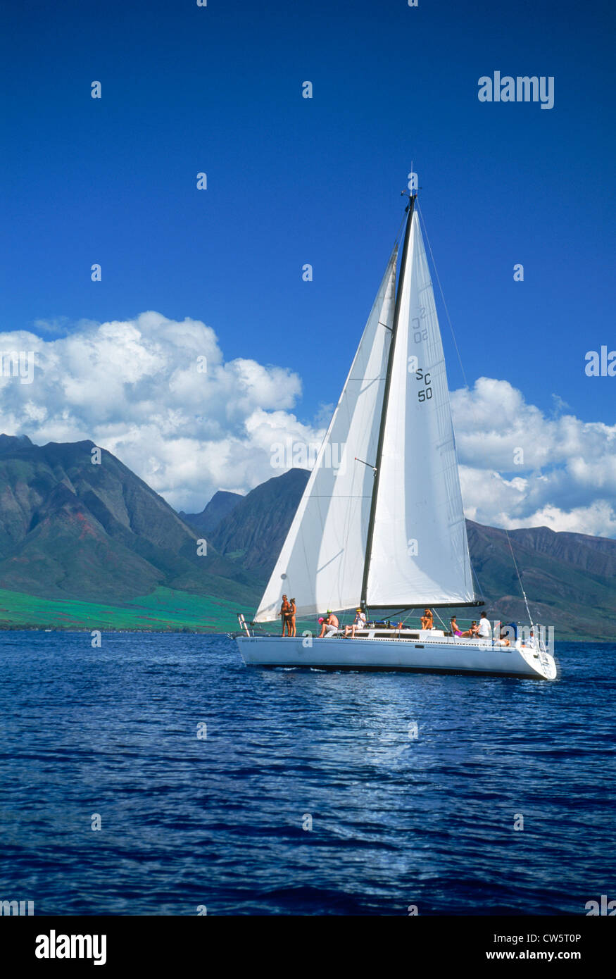 Sailing holidays off Island of Maui in Hawaiian Islands Stock Photo - Alamy