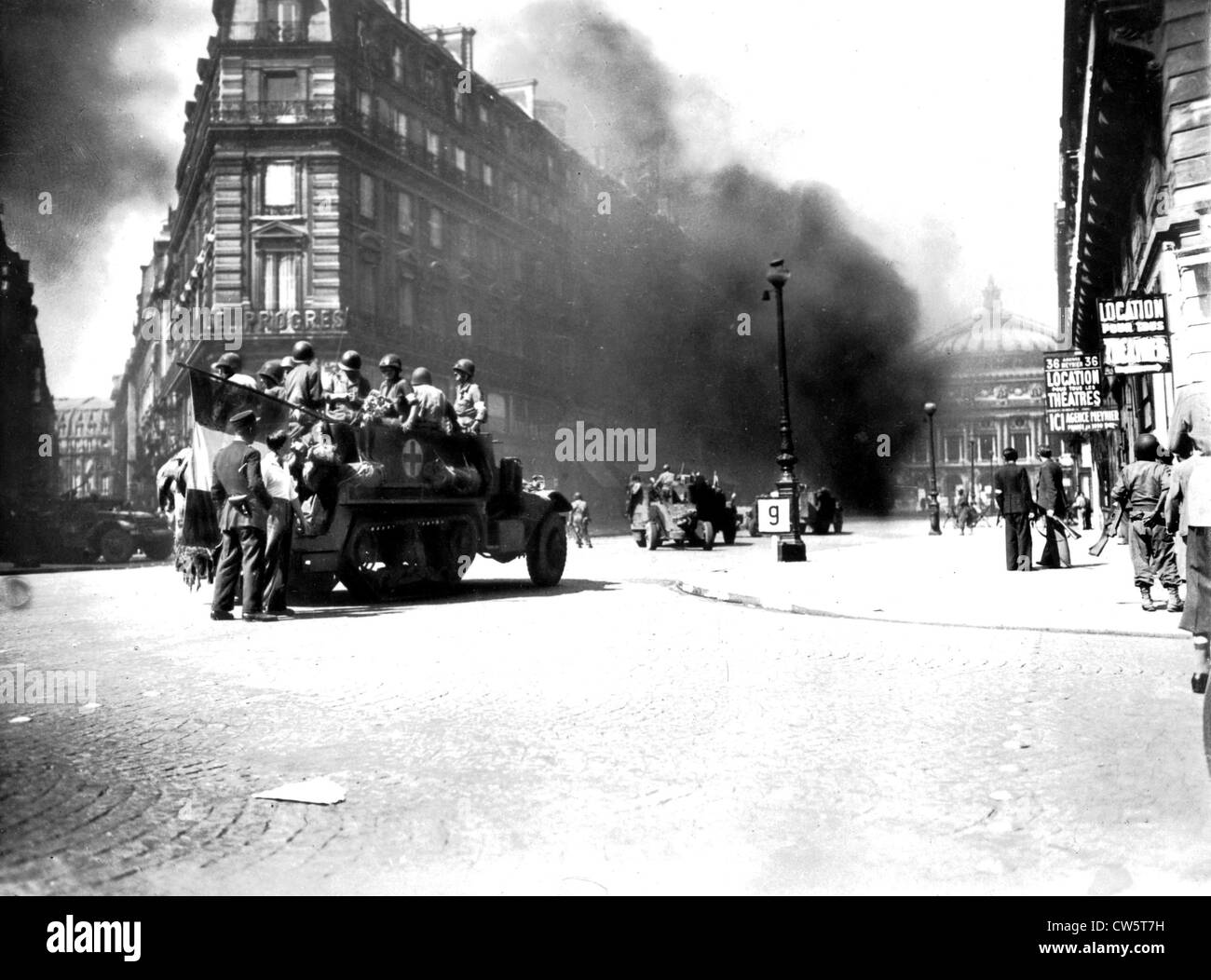 Liberation of Paris: Parade of French troops Stock Photo - Alamy