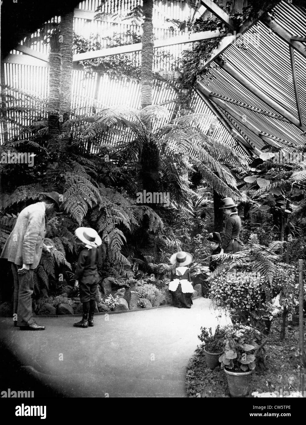 Circa 1900 hi-res stock photography and images - Alamy