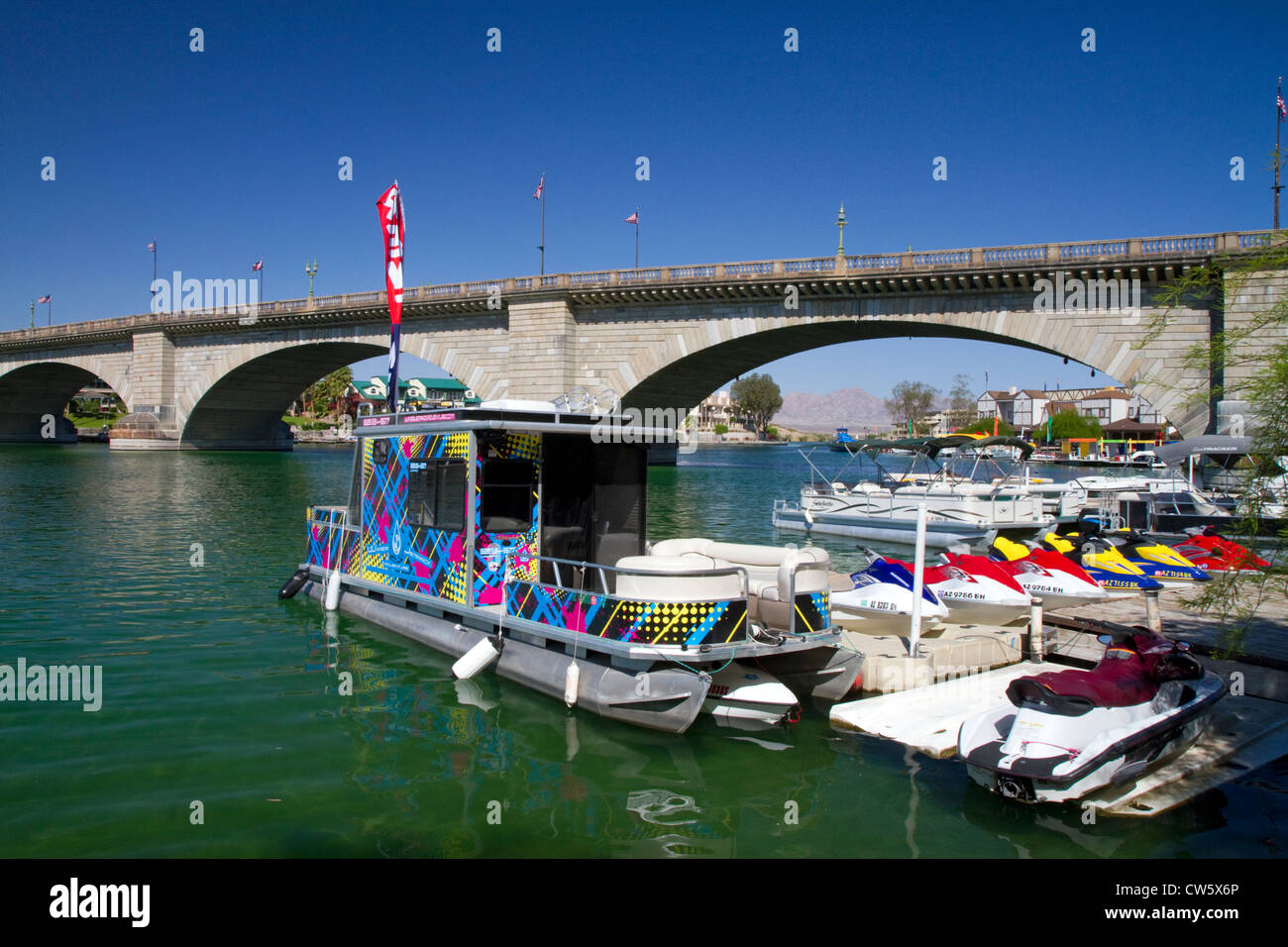 The London Bridge at Lake Havasu City, Arizona, USA Stock Photo - Alamy