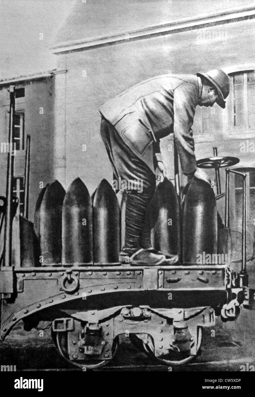 World War I. 270-mm shells arriving at the Verdun front Stock Photo - Alamy