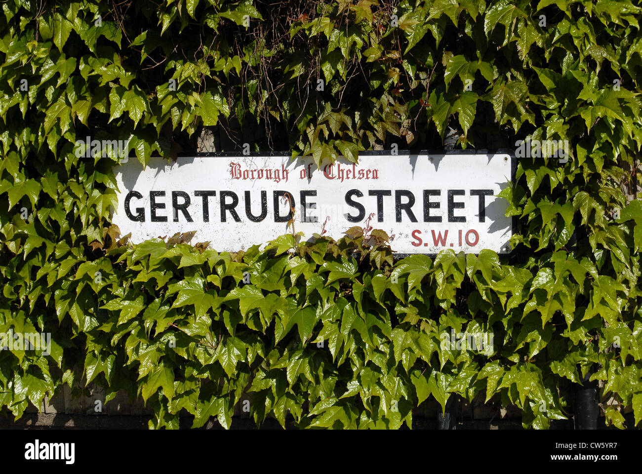Wall mounted street sign hi-res stock photography and images - Alamy
