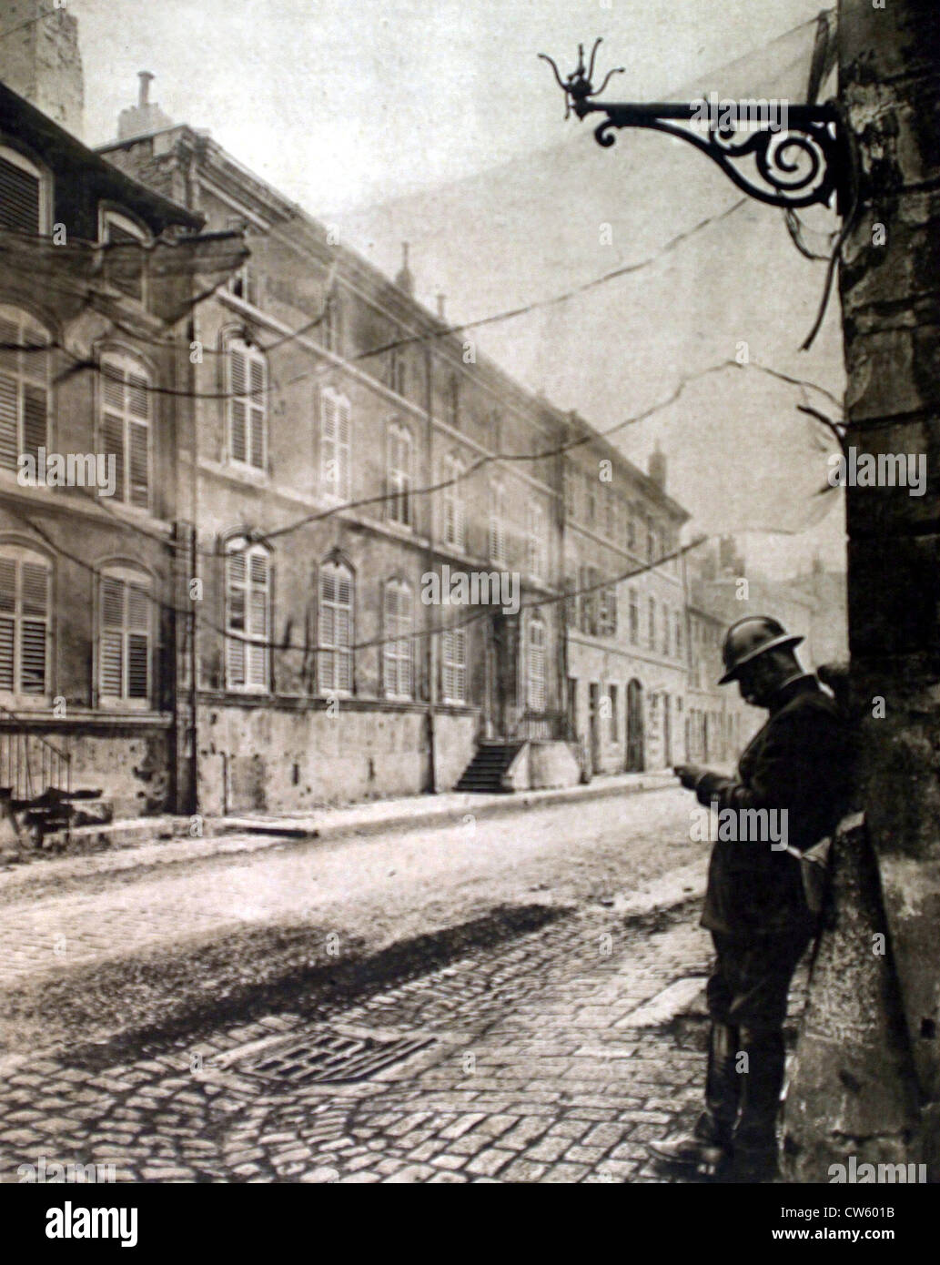 World War I. A camouflaged street in a village near the front Stock ...
