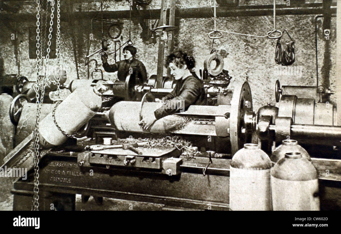 World War I. Making finned 240-mm bombs Stock Photo - Alamy
