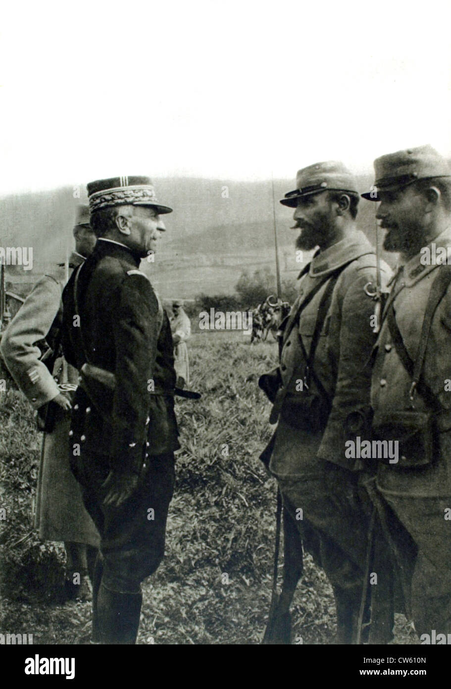 World War I. General Maud'Huy talking with two soldiers, in Alsace ...