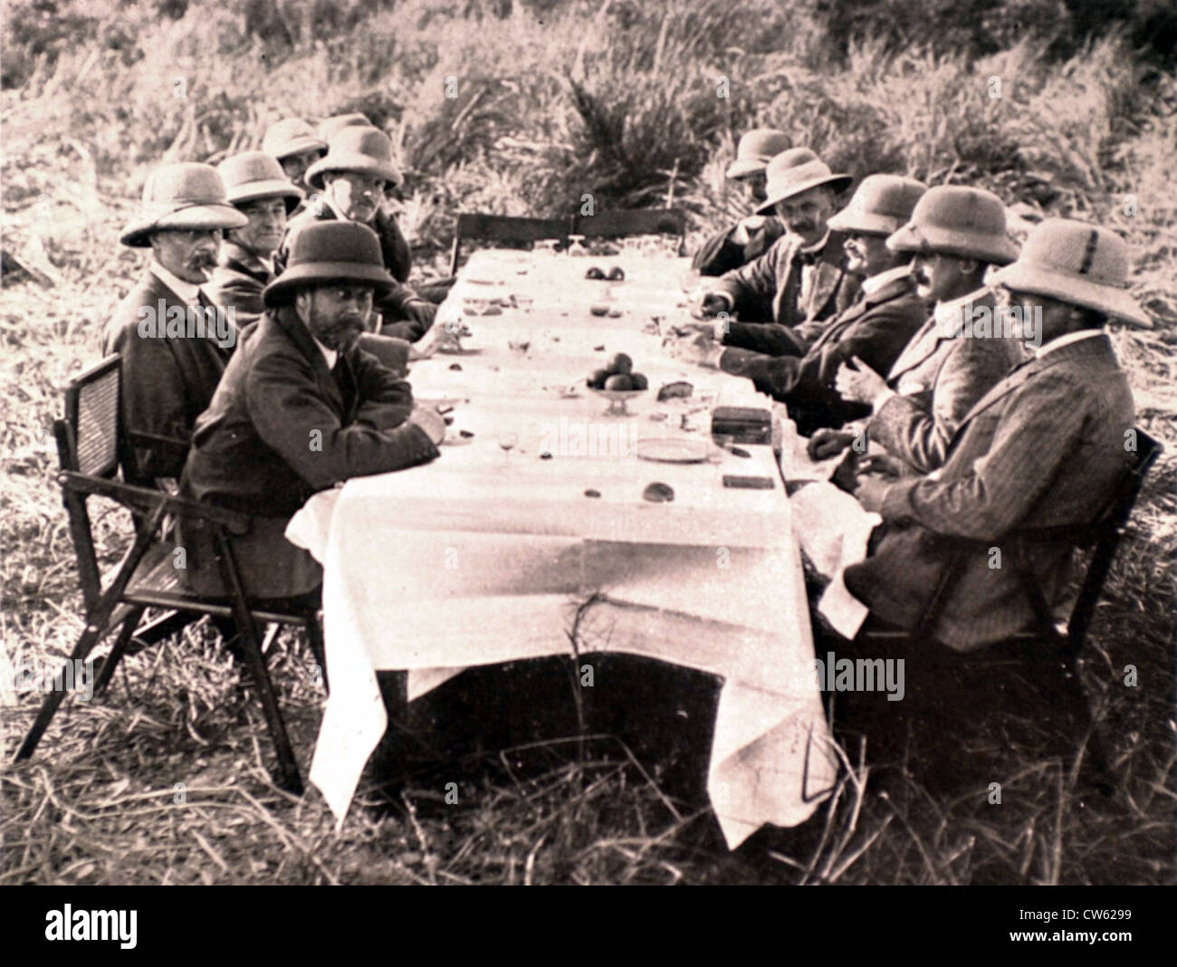 After the hunt, lunch in the jungle, at King George V of England's ...