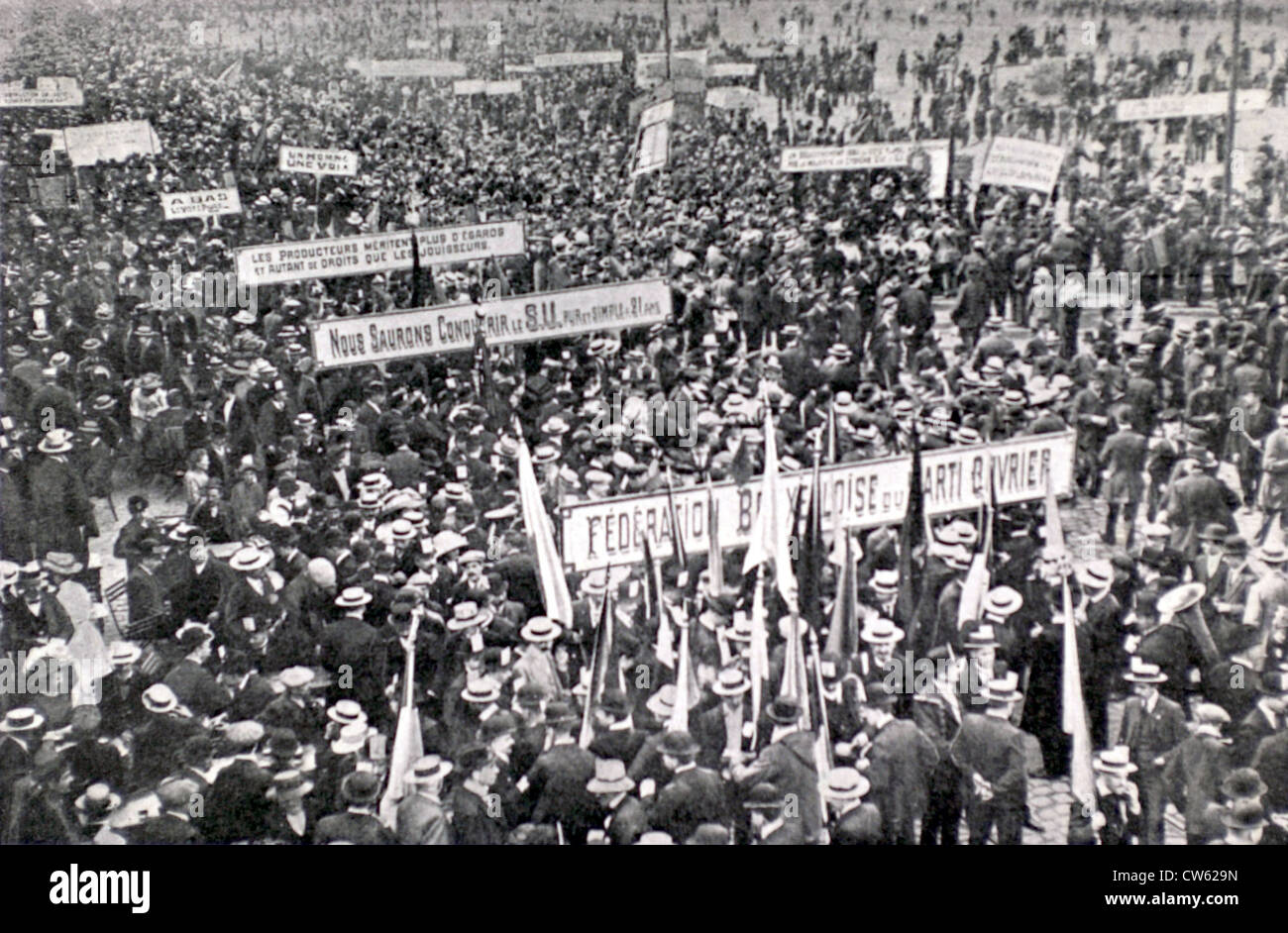 Demonstration in brussels signs hi-res stock photography and images - Alamy