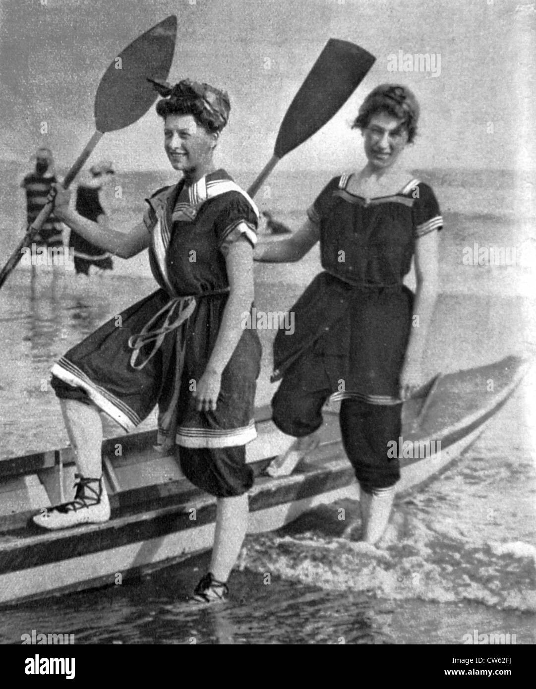 Bathing suit 1900 hi-res stock photography and images - Alamy