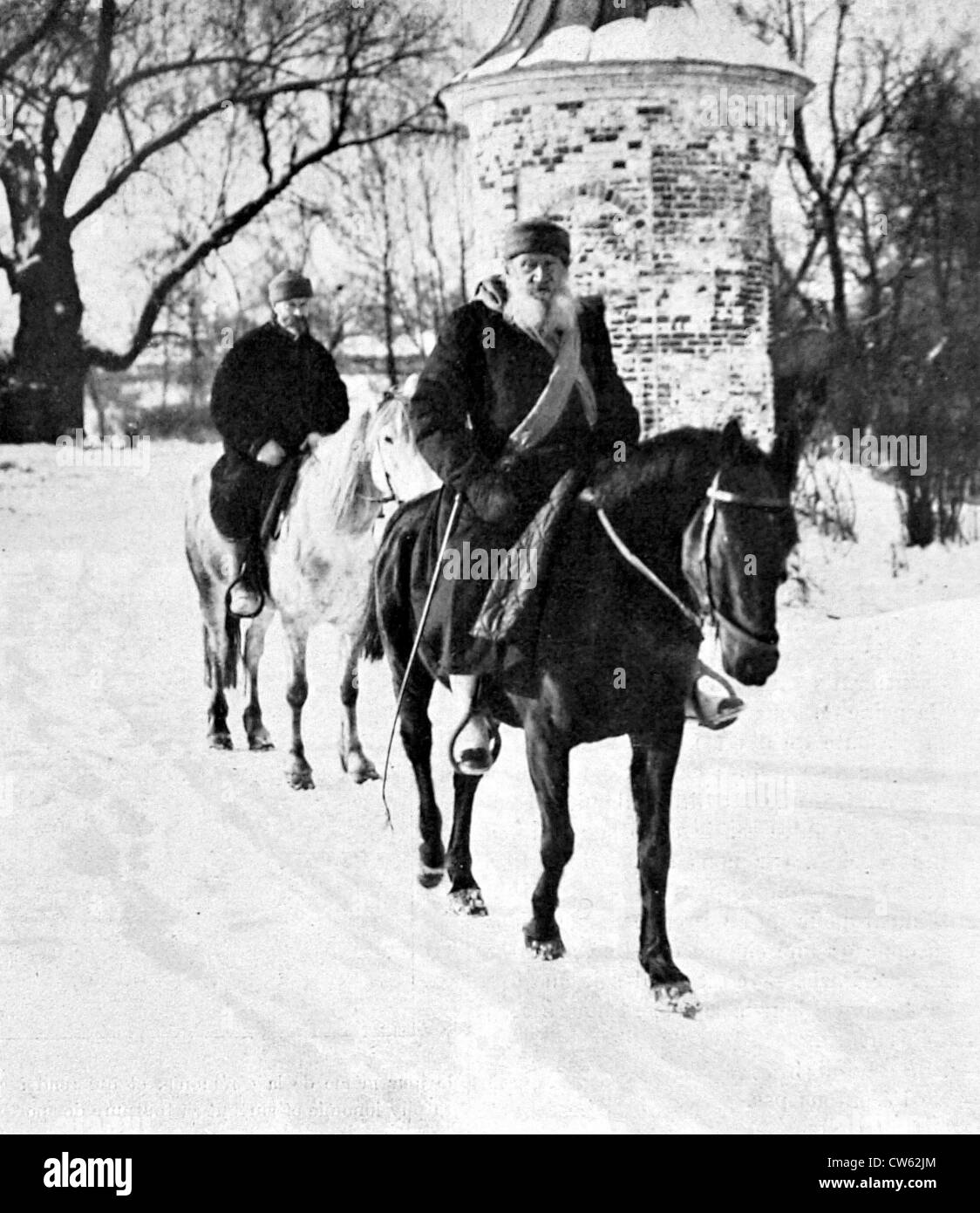 Léon Tolstoi followed by doctor Makovitzki, in Russia (1910 Stock Photo ...