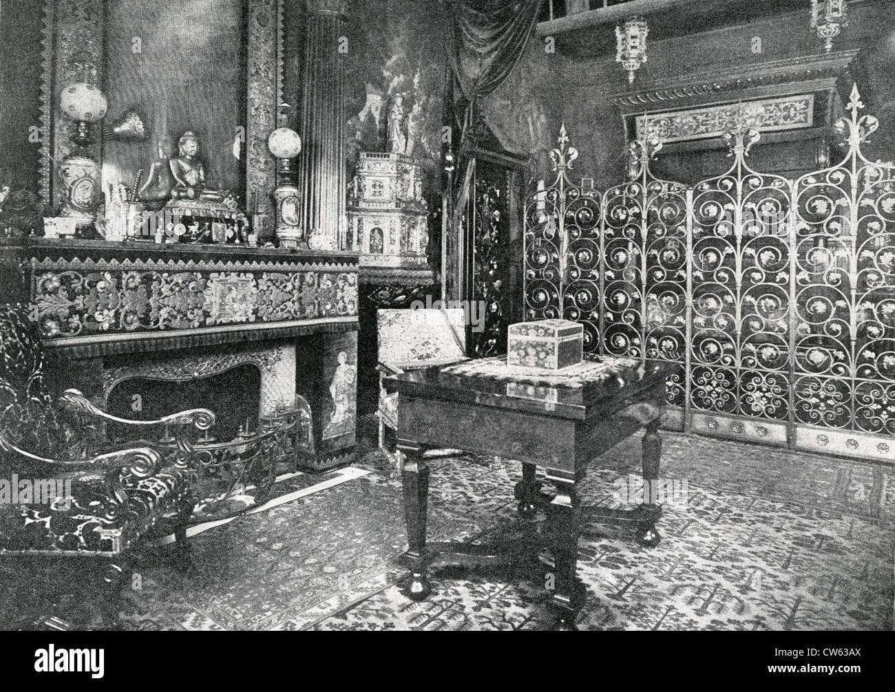 The bedroom where Emile Zola died (1902 Stock Photo - Alamy