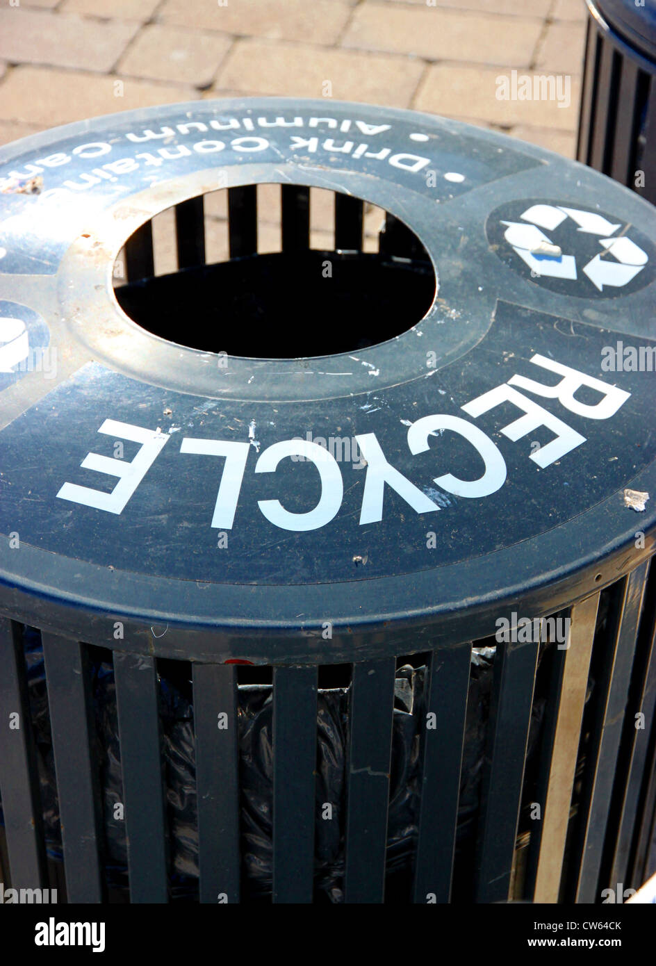 Glass recycle bin hi-res stock photography and images - Alamy