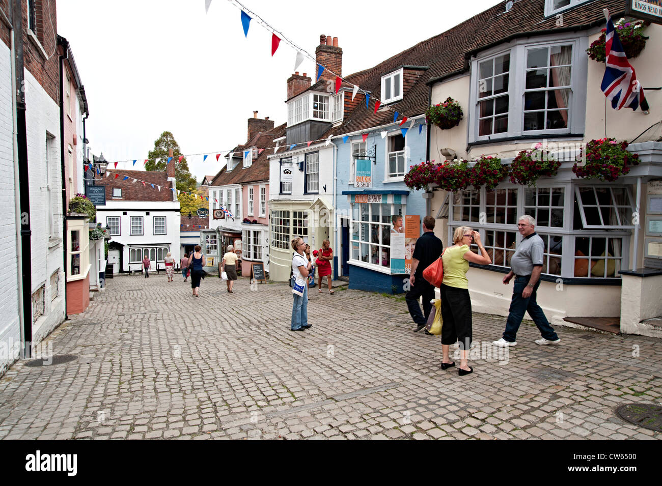 lymington cobbled harbour high street old town quay Stock Photo - Alamy