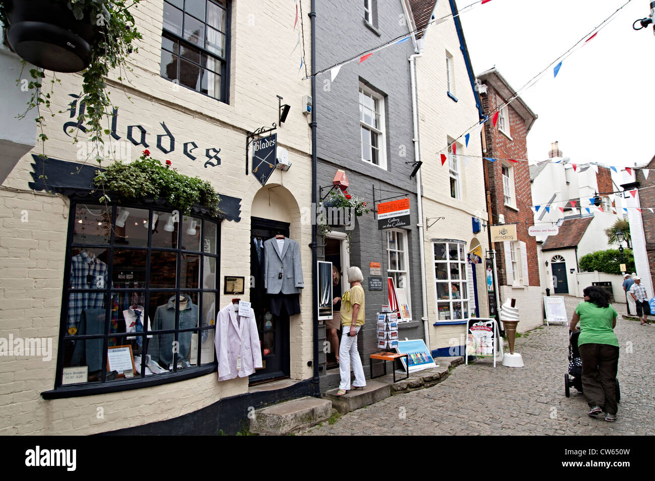lymington cobbled harbour high street old town quay Stock Photo - Alamy