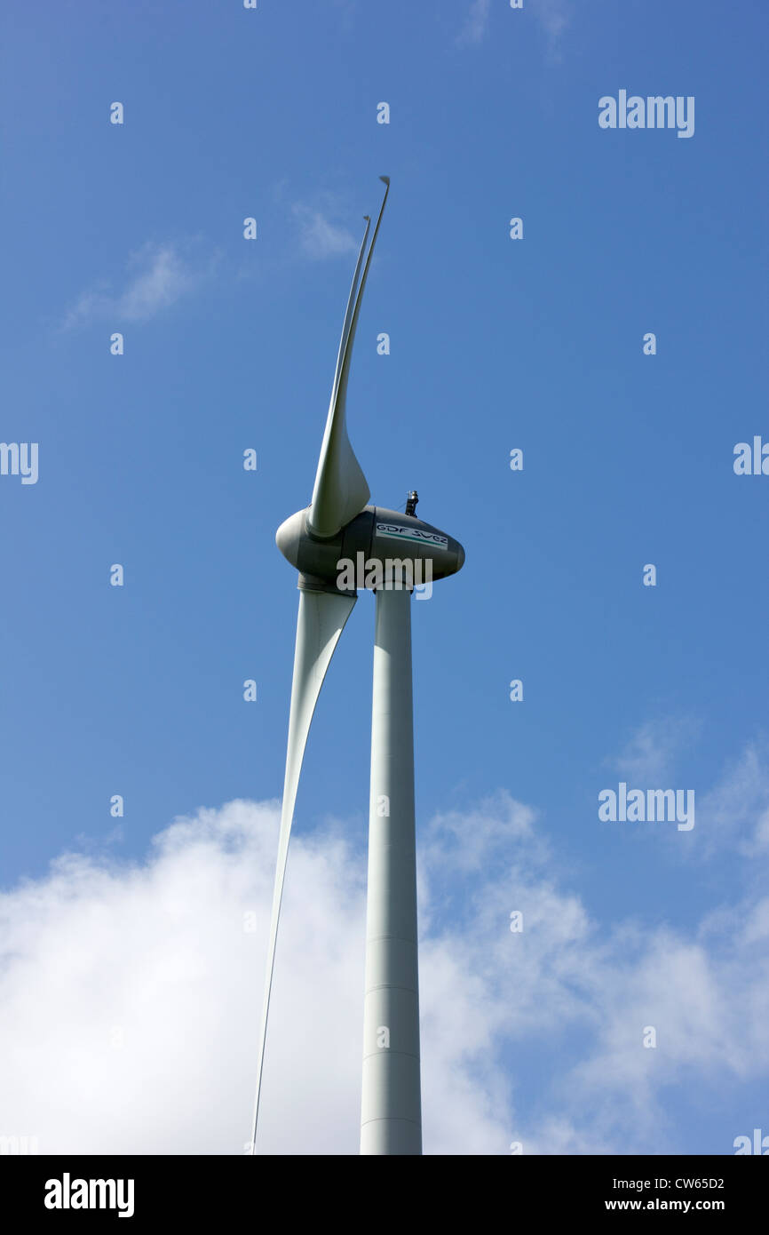 Side view of wind turbine Stock Photo - Alamy
