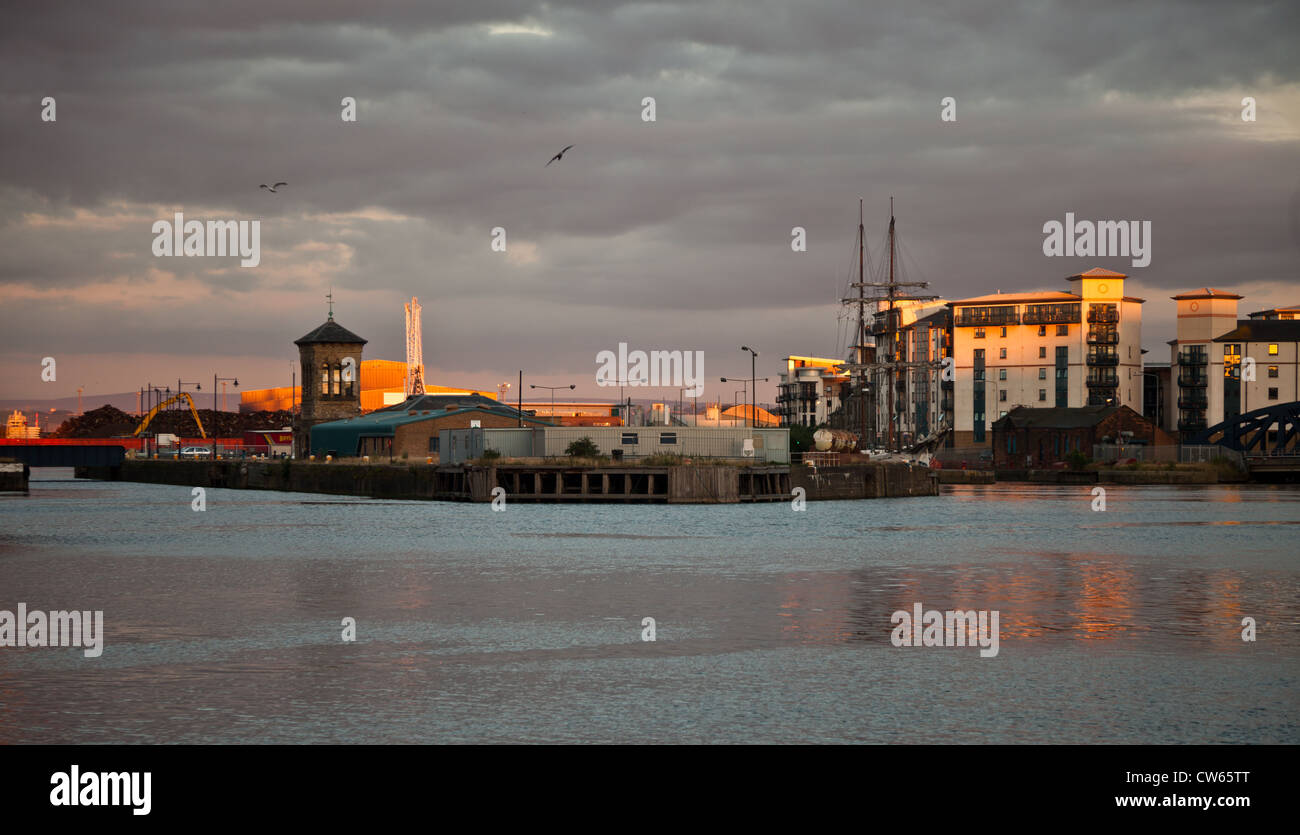 Leith docks hi-res stock photography and images - Alamy